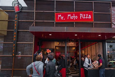 Mr Moto Pizza Convoy San Diego Spotlights San Diego Business Directory