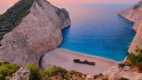 Популярният плаж на Закинтос остава затворен това лято