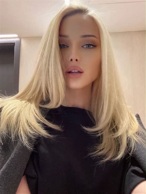 Pin Af Moon H På Blonde Beauty