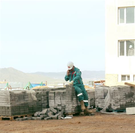 Ихэнх хүмүүс ажлын цаг дуусмагц Барилгын хөгжлийн төв