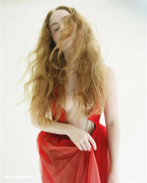 Sadie Sink Never Fails To Drain Me Rjerkofftoceleb