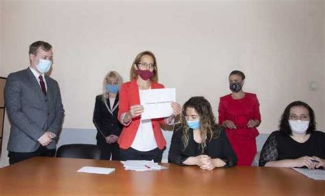 Илюстрация на нетърпимост и прогноза на БТПП БЪЛГАРСКА ТЪРГОВСКО ПРОМИШЛЕНА ПАЛАТА