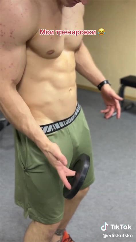 Typical Guys Workout At The Gym