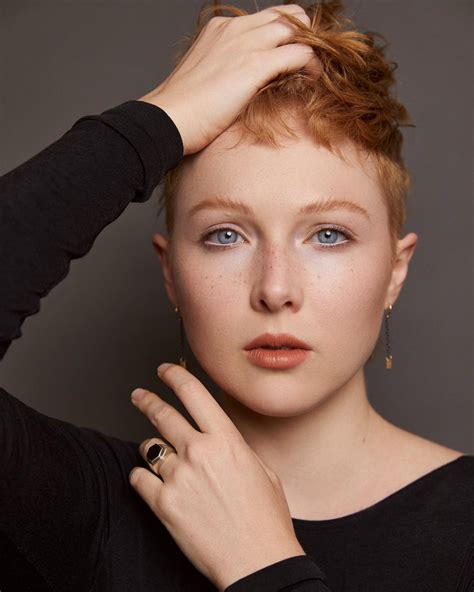 Molly C Quinn R Famousfaces