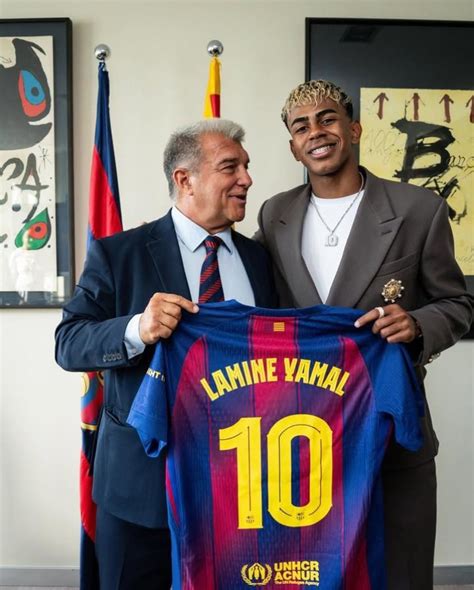 ლამინ იამალმა „ბარსელონაში“ 10 ნომრიანი მაისურის მიღების შემდეგ პოსტი გამოაქვეყნა