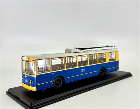 Коллекционная модель троллейбуса ЗИУ-682Б (ЗИУ-9) 1/43 купить на OZON ...