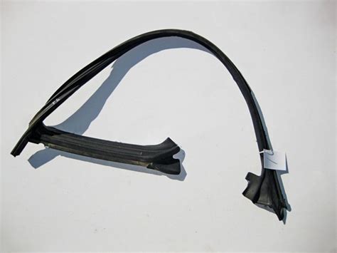 A2197200254 Mercedes уплатнитель проема двери передн прав верхн