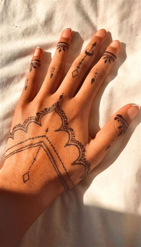 70 Minimal Henna Designs Thin White French Simple Henna I Take You Haircuts Hairstyles