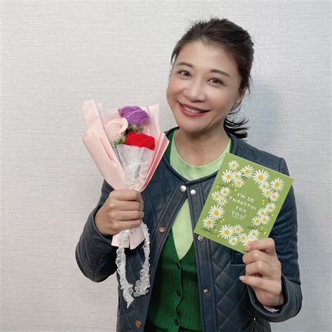 大家早安，現在是早上六點，楚茵正在立法院 稍後院會又要開始表決， 我們絕對會戰到最後一刻💪🏼 不只線上，目前在立法院周遭也有許多關心的好夥伴，謝謝大家的關注與聲援！ 讓國民黨跟民眾黨知道！如果