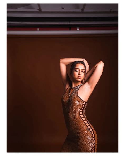 Tejasswi Prakash Rbollyarm