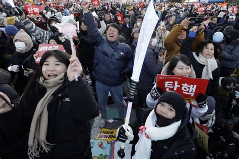 [윤대통령 탄핵가결] 와아~ 가결 선포에 시민 20만여명 일제히 환호