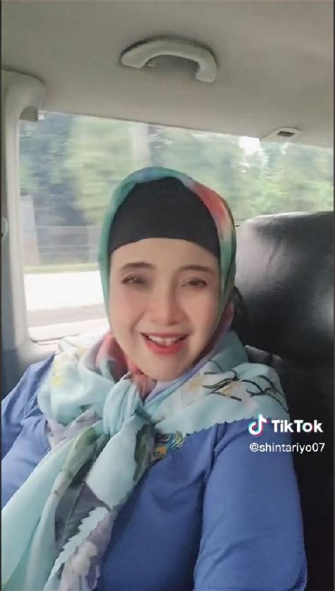 Tak Lagi Wara Wiri Di Tv Ini 9 Potret Terbaru Mpok Minah Si Gemar