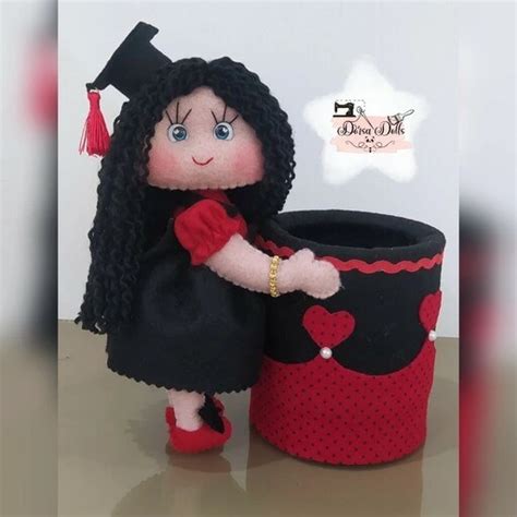 خرید و قیمت جامدادی رومیزی کد 13،جامدادی نمدی طرح دختر فارغ التحصیل ترب