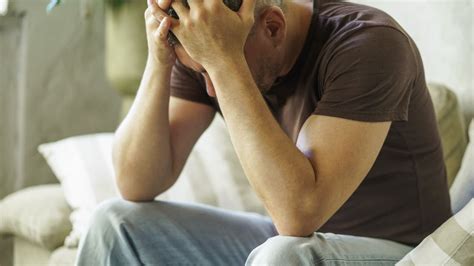 Dad Boycotts Daughter S Wedding Because She Wants Her Stepdad To Walk Her Down The Aisle AITA