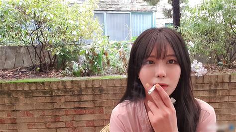 Cute Girl Smoking 22 Youtube Cute Girl Smoking 22 Youtube