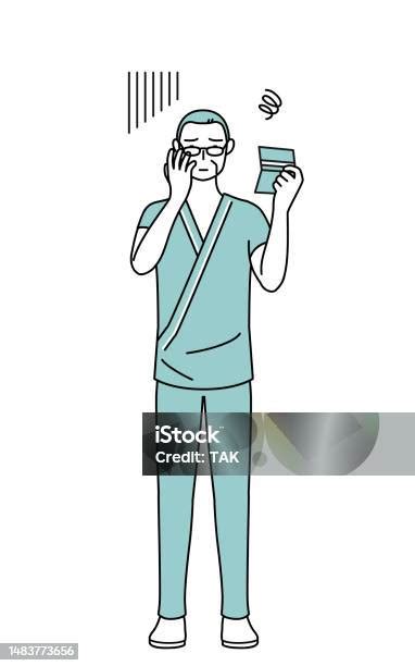 병원 가운을 입은 중년 및 고령 남성이 통장을 보고 우울함을 느끼는 환자 건강 진단에 대한 스톡 벡터 아트 및 기타 이미지 건강 진단 건강관리와 의술 검사 보기