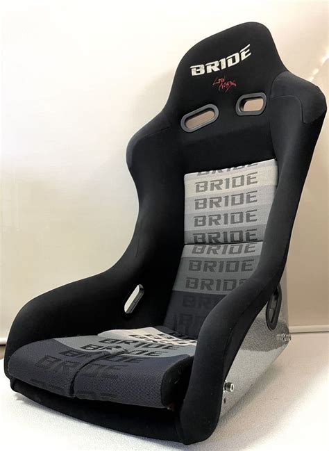 【やや傷や汚れあり】ブリッドbride フルバケシート ビオス3ローマックスgロゴ ViosⅢ Lowmax Gロゴ 黒ブラックの落札情報詳細