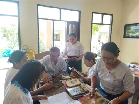 ကျိန္တလီမြို့တွင် စာဖတ်ရှိန်မြှင့်တင်ရေး Mobile Library စနစ်ဖြင့် စာအုပ်စာစောင်များ ငှားရမ်းပေးခ