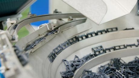 Here S How Your Razor Blades Are Made CNN Video