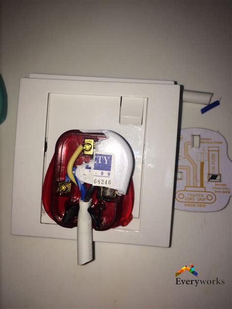 Power Plug Stuck Power Socket Replacement Electrician Singapore Pasir Ris Best Handyman