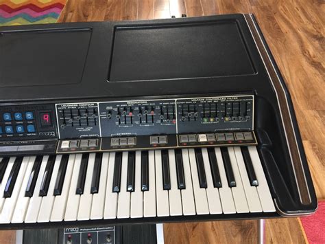Matrixsynth Moog Polymoog 203a Synthesiser Sn 3779
