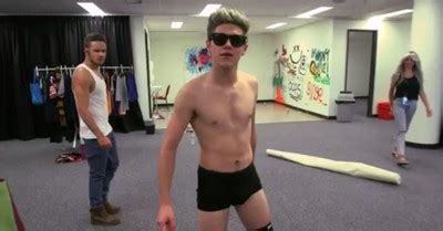 Niall Horan Nude And Sexy Photo Collection Aznude Men