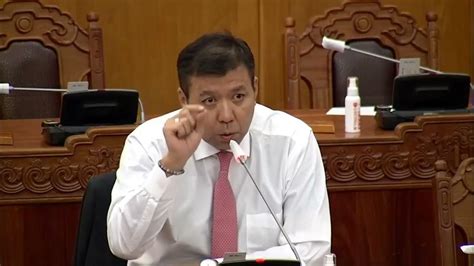 Б Энхбаяр Тендерийн хууль үйлчлэхгүй байх нь хуулийн цоорхойг үүсгэж байна Youtube