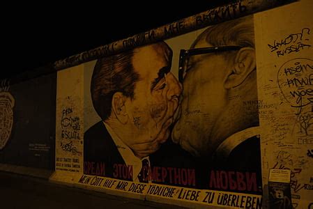 Free Photo Kiss Berlin Wall The Berlin Wall Presidents Hippopx
