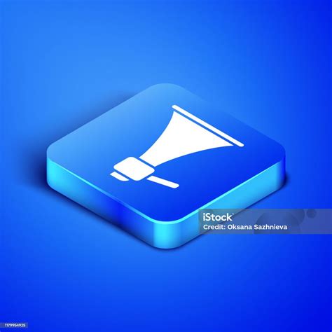 파란색 배경에 격리 된 아이소메트릭 메가폰 아이콘입니다 스피커 기호입니다 파란색 사각형 버튼입니다 벡터 일러스트레이션 개념에 대한 스톡 벡터 아트 및 기타 이미지 Istock