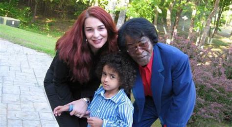 زوجة جيمس براون تكشف حقائق مذهلة بعد وفاته إرم نيوز