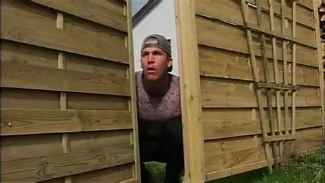 Skandalöser Sex mit einer vollbusigen deutschen Hausfrau den Klempner in der Küche fickt