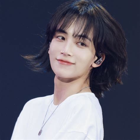 Jeonghan In 2023 Jeonghan Short Hair Styles Jeonghan Seventeen
