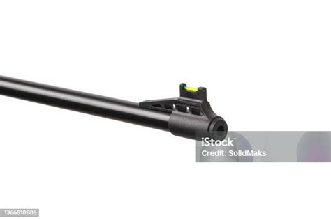 미래지향적인 디자인의 현대적인 공기 소총 스포츠 및 엔터테인먼트를위한 공압 무기 흰색 배경에서 격리합니다 0명에 대한 스톡 사진