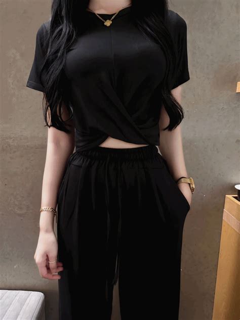 [ 핏보장 꼬임세트] 당일출고 꾸안꾸 쫀쫀 스판 무지 꼬임 셔링 트레이닝 와이드 찰랑바지 크롭 티셔츠 추리닝세트 크롭세트 꼬임세트 셔링세트 에이블리