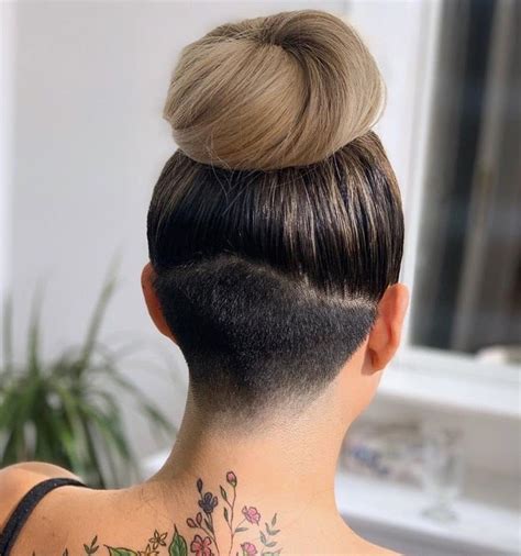 40 Coolest Undercut Hairstyles For Women That Are Trendy Again Undercut Long Hair Undercut