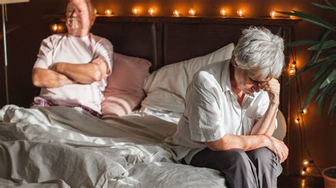 中高年のセックス、なぜ痛い？「挿入時の痛みだけじゃない」性交痛の原因｜専門医に学ぶ ヨガジャーナルオンライン