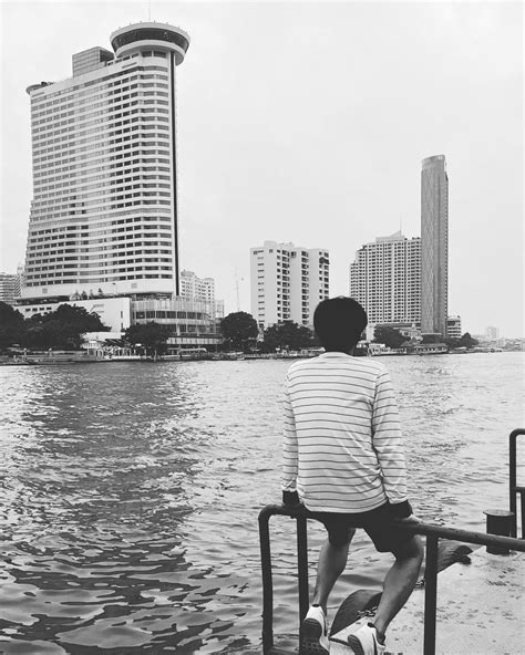 “ออย ธนา” นั่งริมน้ำเผยโหมดเศร้า แฟนๆ แห่ส่งกำลังใจแน่น