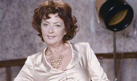 САМО В ПИК И РЕТРО 15 месеца не погребват Анахид Тачева Информационна агенция ПИК