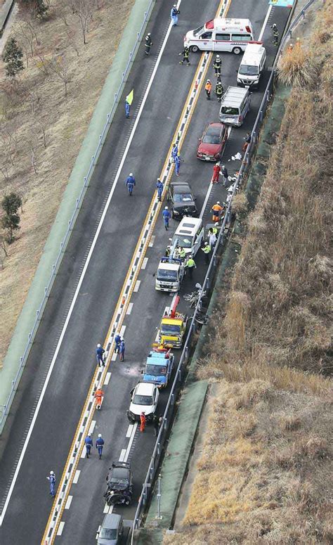 【速報】木更津の圏央道で車12台玉突き、男女8人搬送 千葉日報オンライン