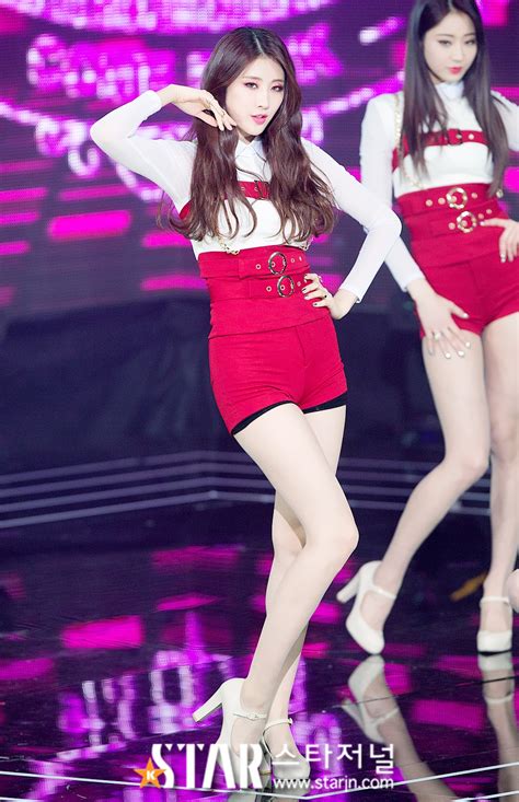 [스타포토up]나인뮤지스 9muses 현아 파격적인 무대의상에 눈부신 각선미 더 쇼 스타저널