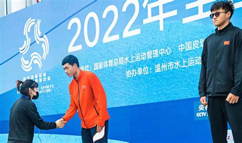 郑州市经济贸易学校健儿勇夺全国皮划艇锦标赛银牌