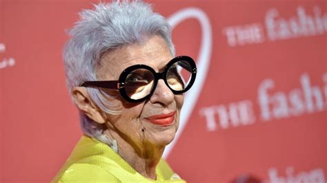 Iris Apfel Fashion Icon Known For Her Eye Catching Style Dies At 102 Newsday