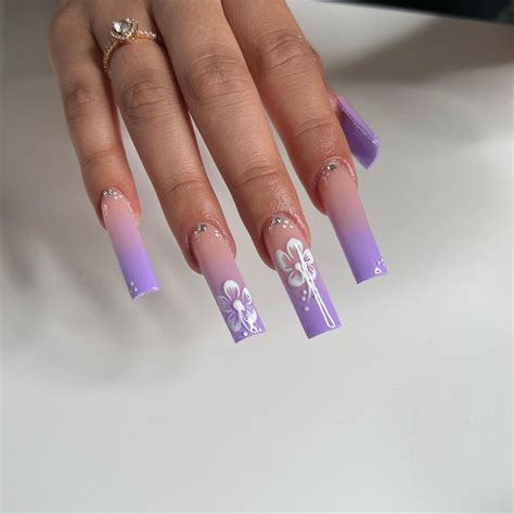 40 Classic Acrylic Nails To Inspire You