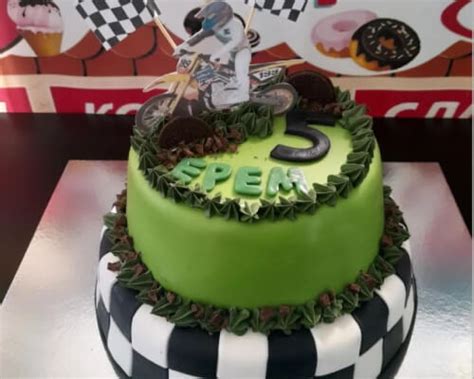 Слаткарница Киндер Свадбени Торти Роденденски Торти Свадбени Торти Торти За Крштевка Колачи