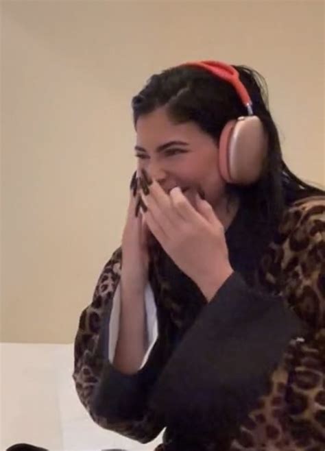 Kylie Jenner Laughing Reaction Pic Kylie Jenner Kylie Jenner Outfits