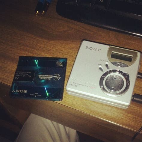 21 Struggles Everyone Who Had A MiniDisc Player Will Understand