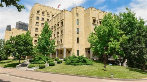 ქრთამის სახით აღებული 100 ლარი პროკურატურამ ჯგუფურად ჩადენილი კომერციული მოსყიდვის კომერციულ