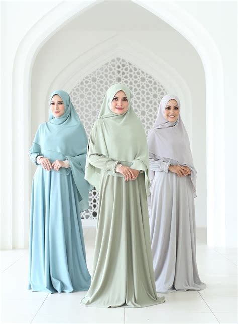 Pin By Jee Kosmetik On Khimar In 2020 Moslem Fashion Muslim Women