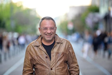 В медиите Нов български университет