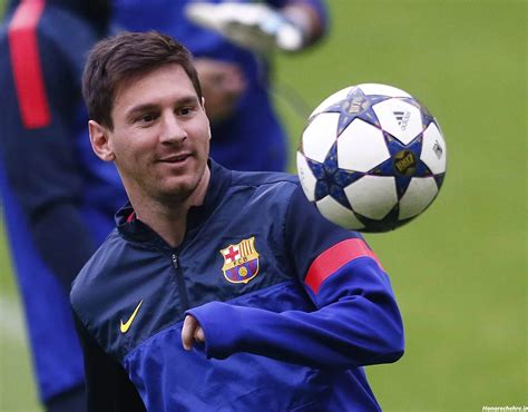 24 عکس مسی یک لحظه تاریخی از فوتبال دنیا